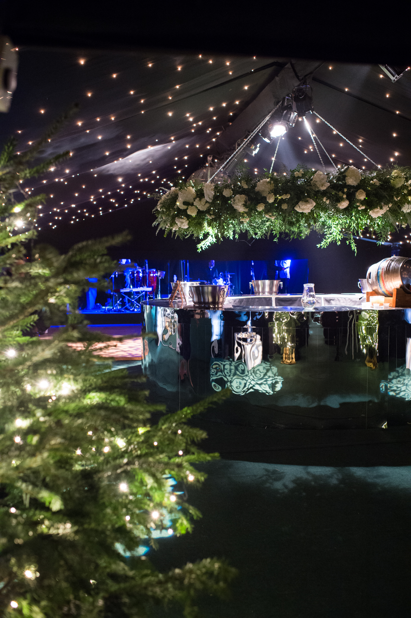 Winter marquee wedding in Hampshire photographed by Especially Amy